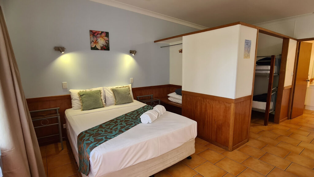 Rooms & Rates | Cardwell Beachfront Motel
