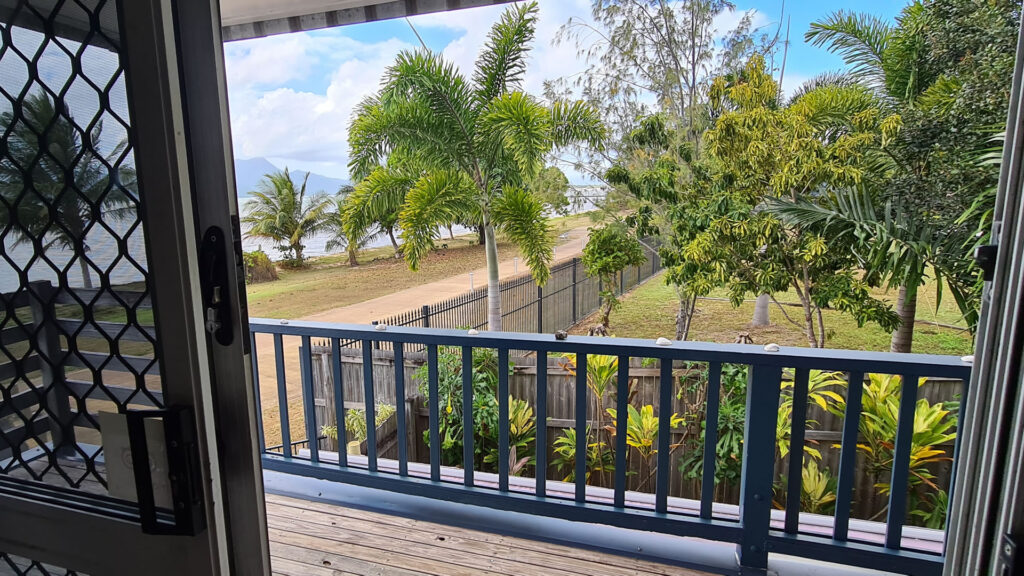 Rooms & Rates | Cardwell Beachfront Motel
