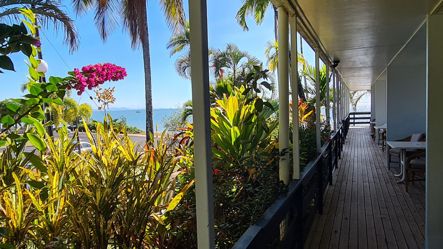 Rooms & Rates | Cardwell Beachfront Motel