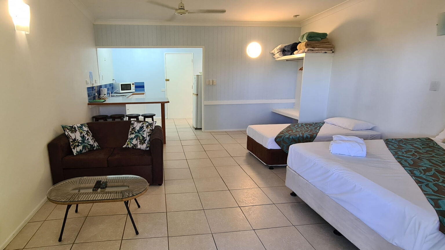 Rooms & Rates | Cardwell Beachfront Motel