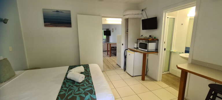 Rooms & Rates | Cardwell Beachfront Motel