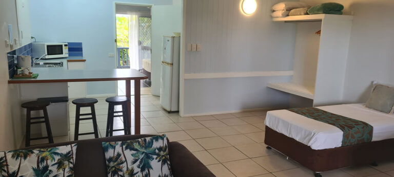 Rooms & Rates | Cardwell Beachfront Motel